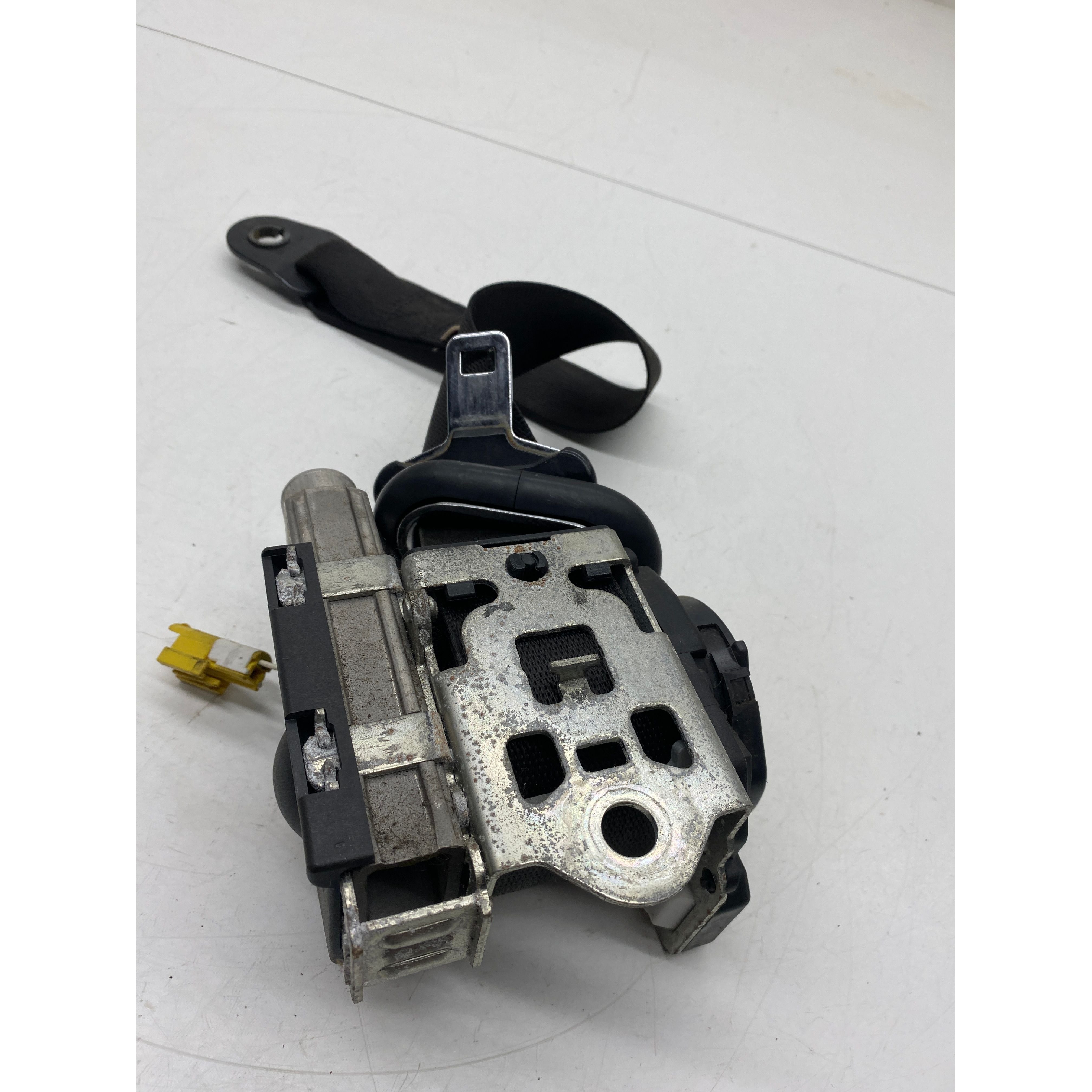 Vauxhall VX220 Seat belt drivers right 2002 | Torque Motors