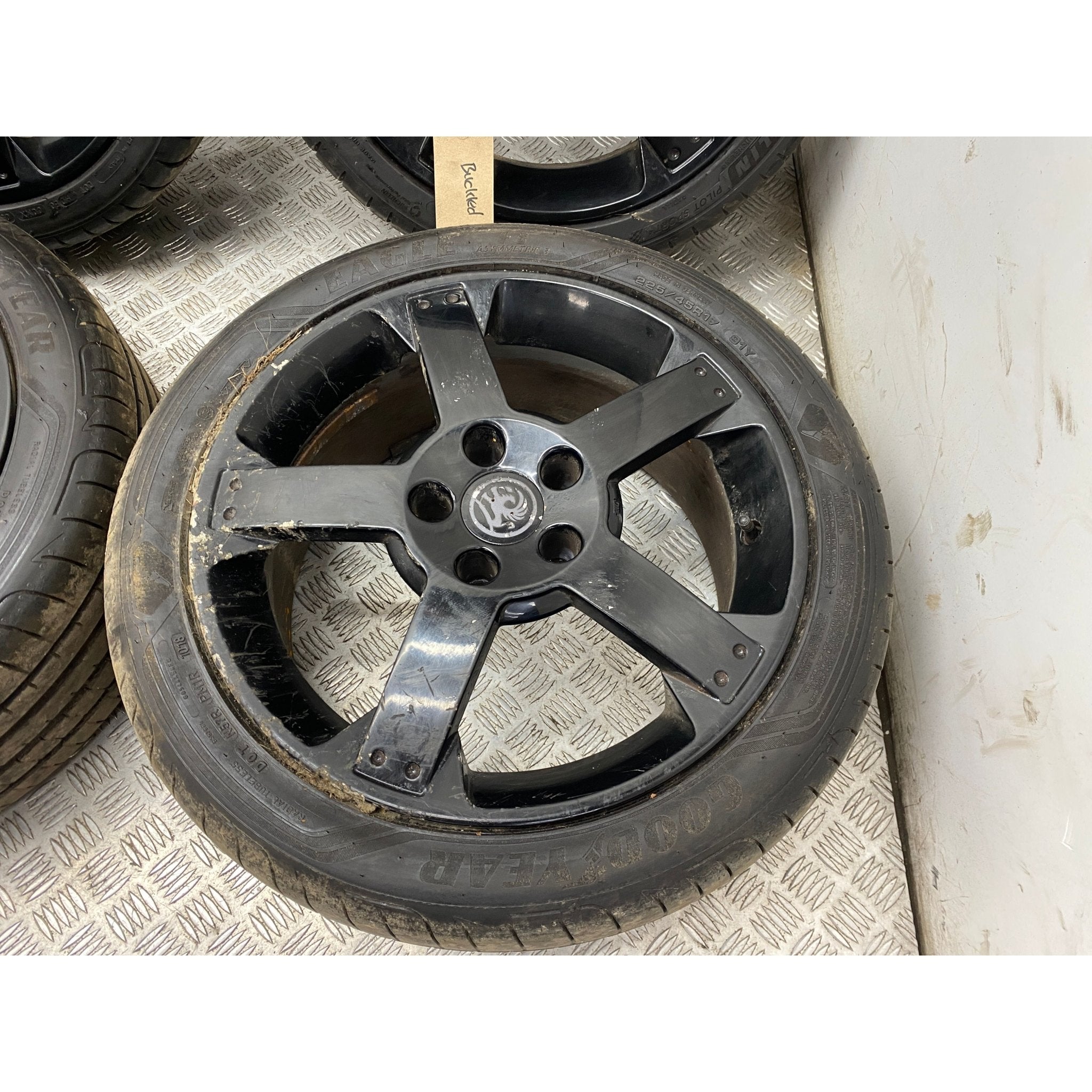 Vauxhall VX220 Alloys wheels & tyres 2002 225 45 17 | Torque Motors