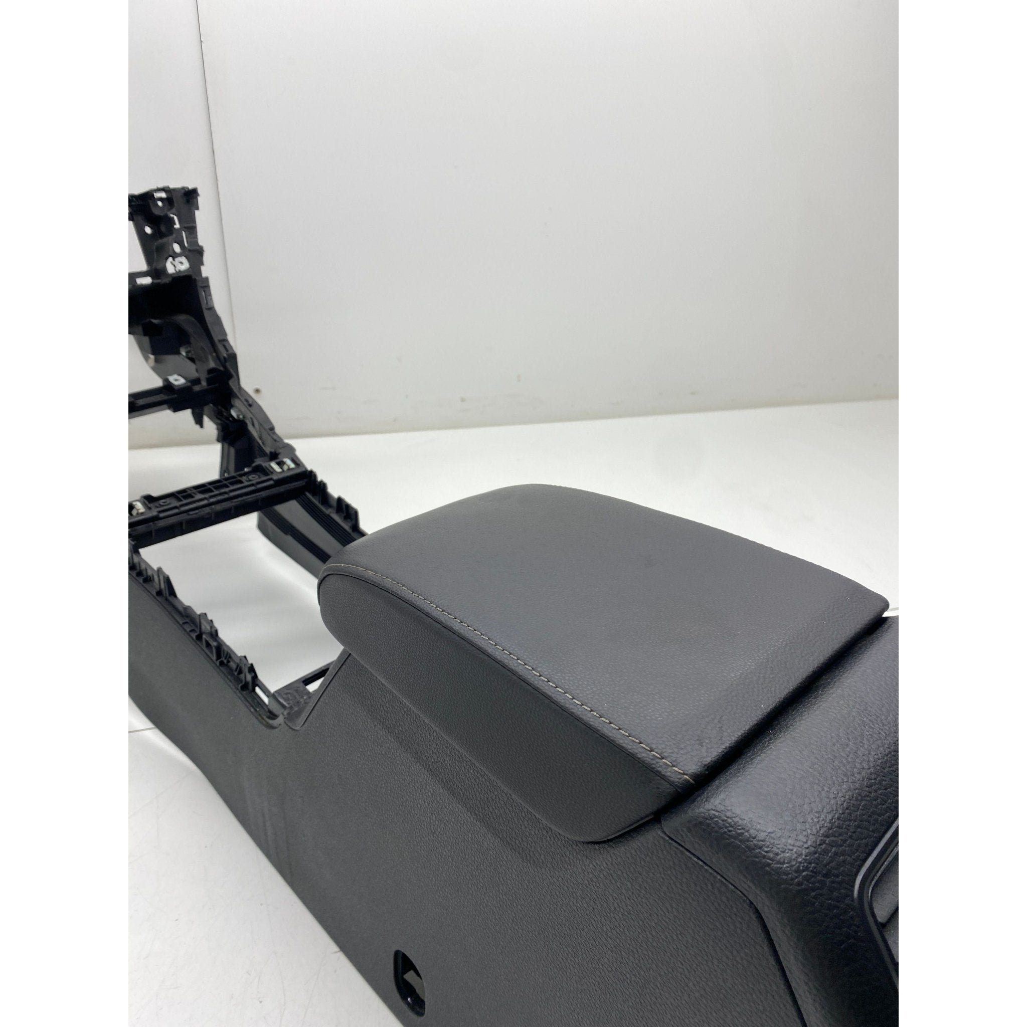 Volkswagen Golf R Centre console arm rest VW 2018 MK7.5 | Torque Motors
