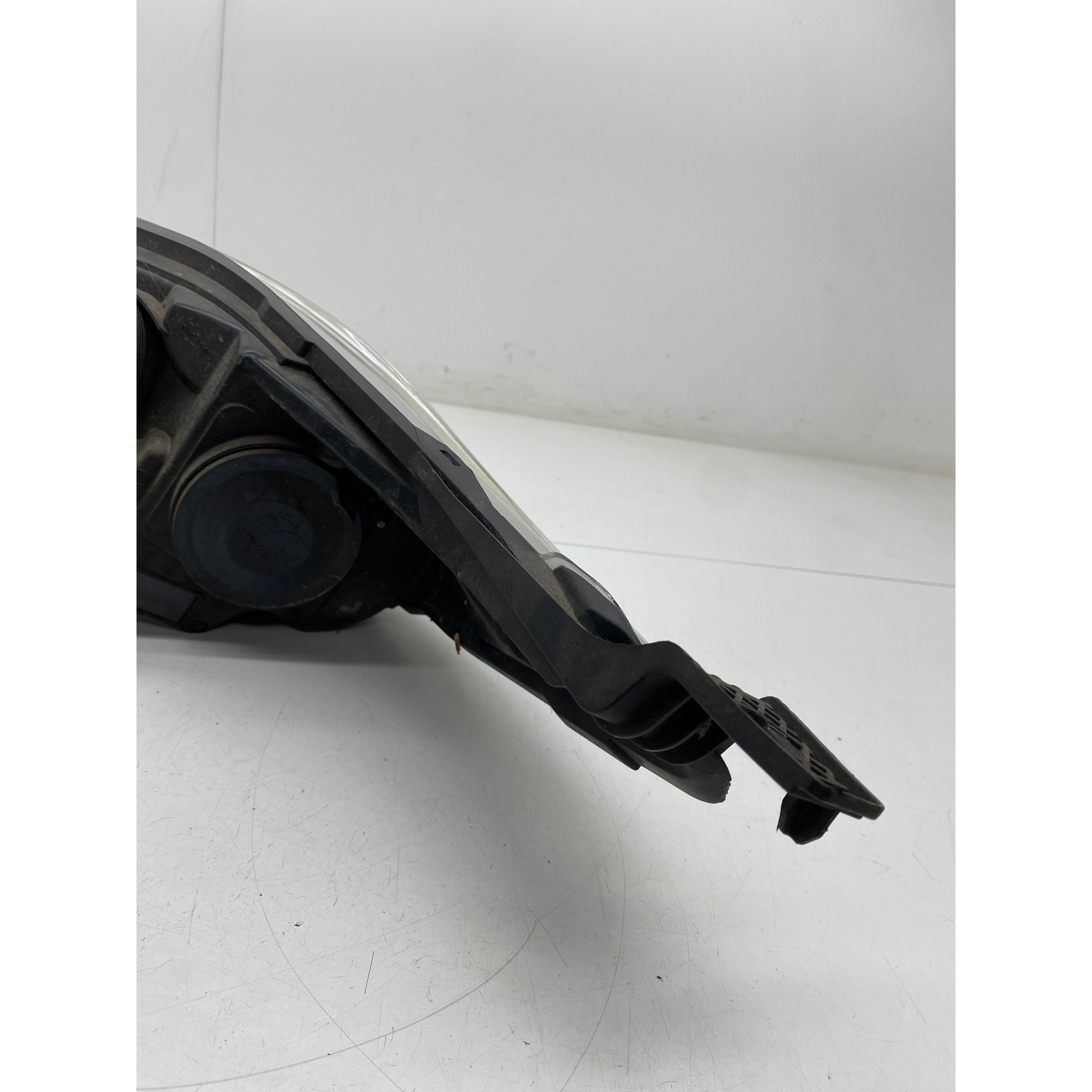 Ford Fiesta ST Headlight drivers right MK7 ST180 2014 ST-2 | Torque Motors