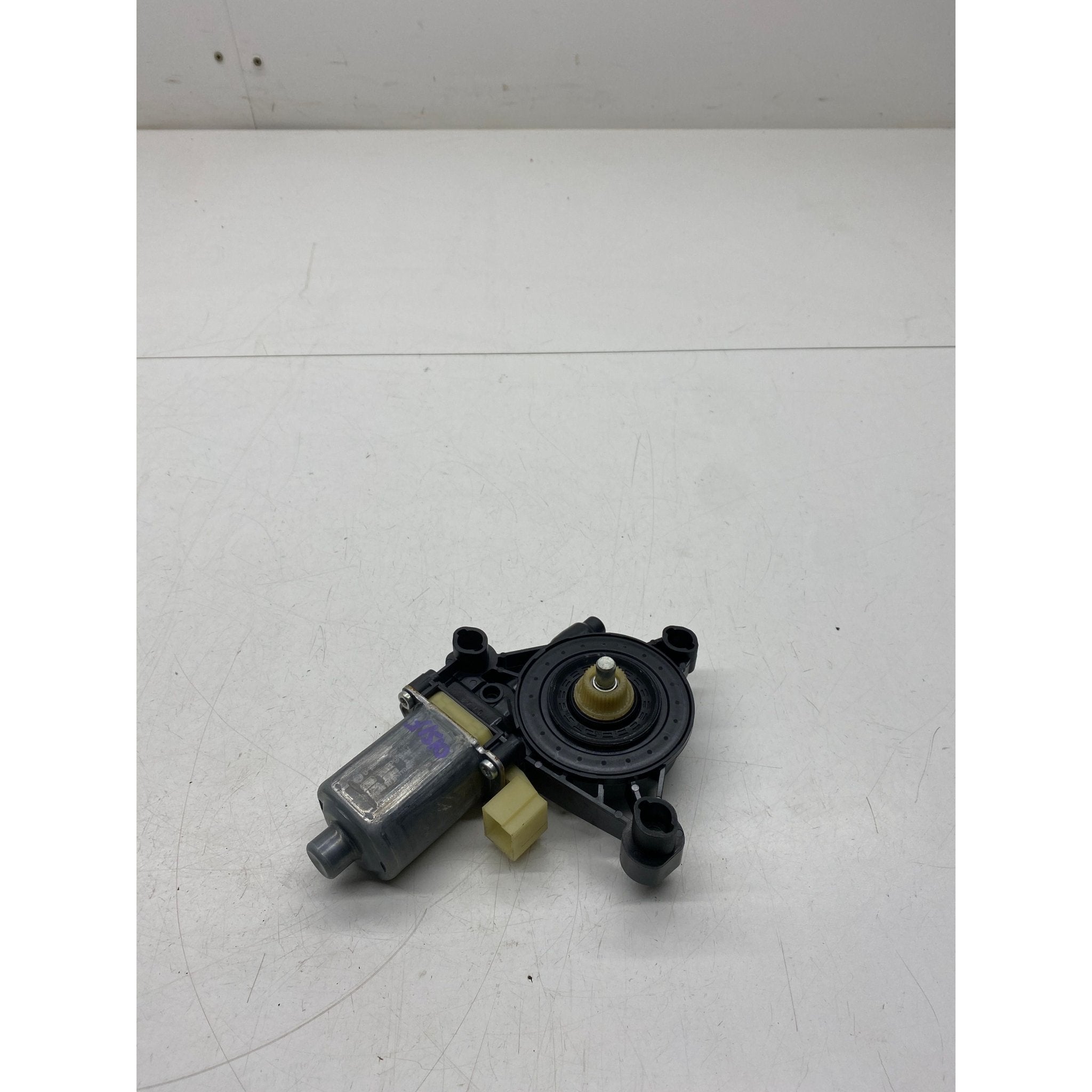 Volkswagen Golf R Window motor front right drivers VW 2018 MK7.5 ...