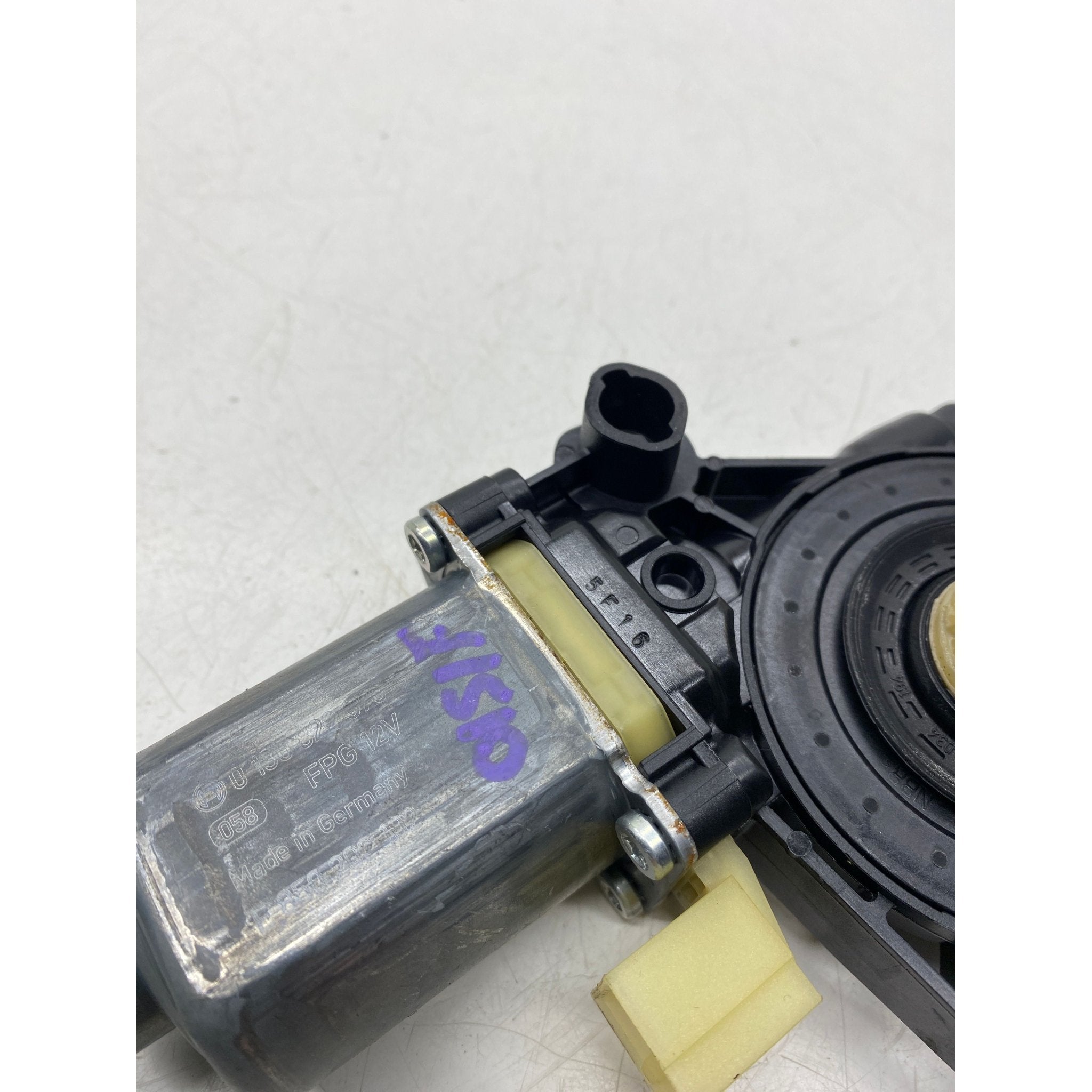 Volkswagen Golf R Window motor front right drivers VW 2018 MK7.5 ...