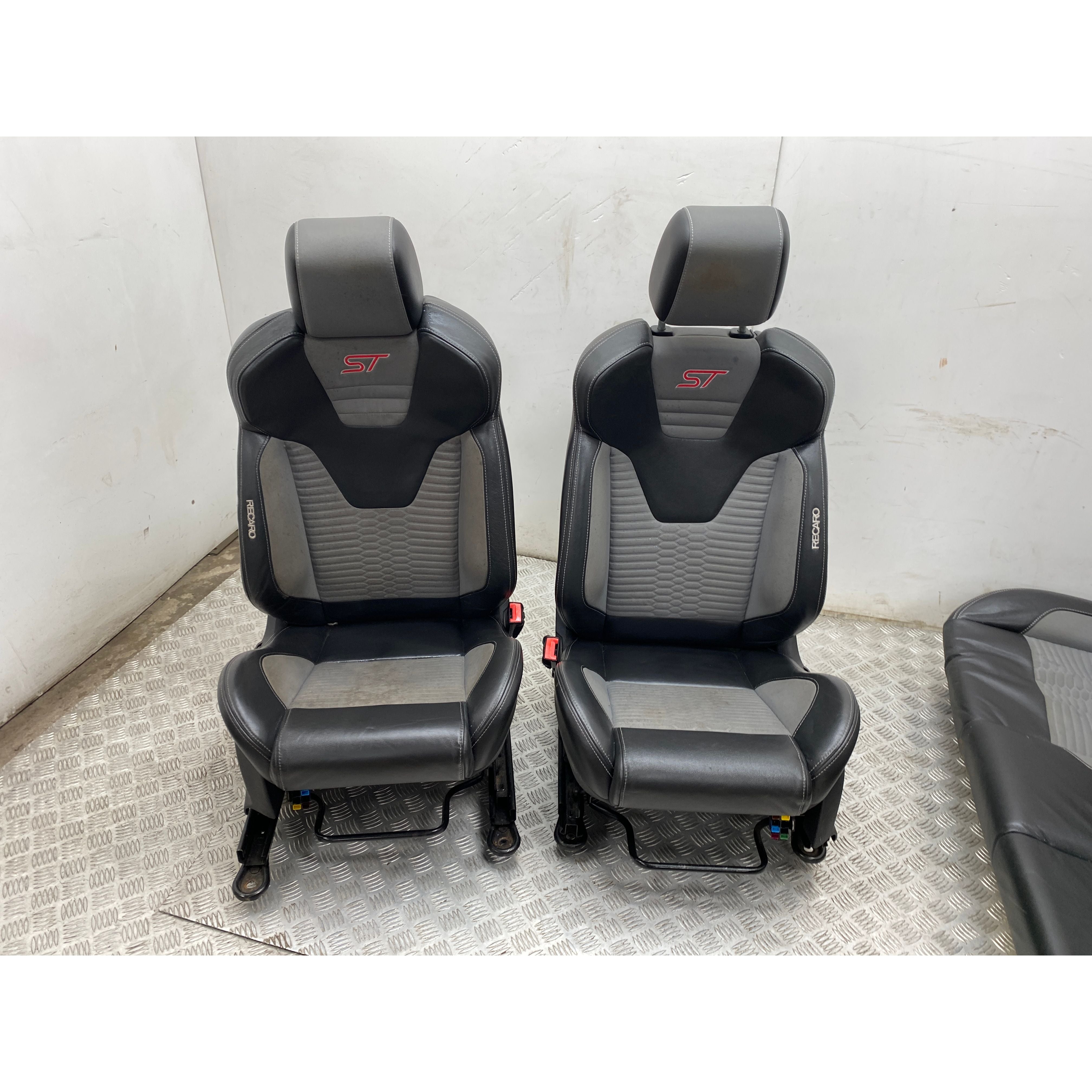Ford Fiesta ST Seats recaro front & rear MK7 ST180 2014 ST-2 | Torque ...