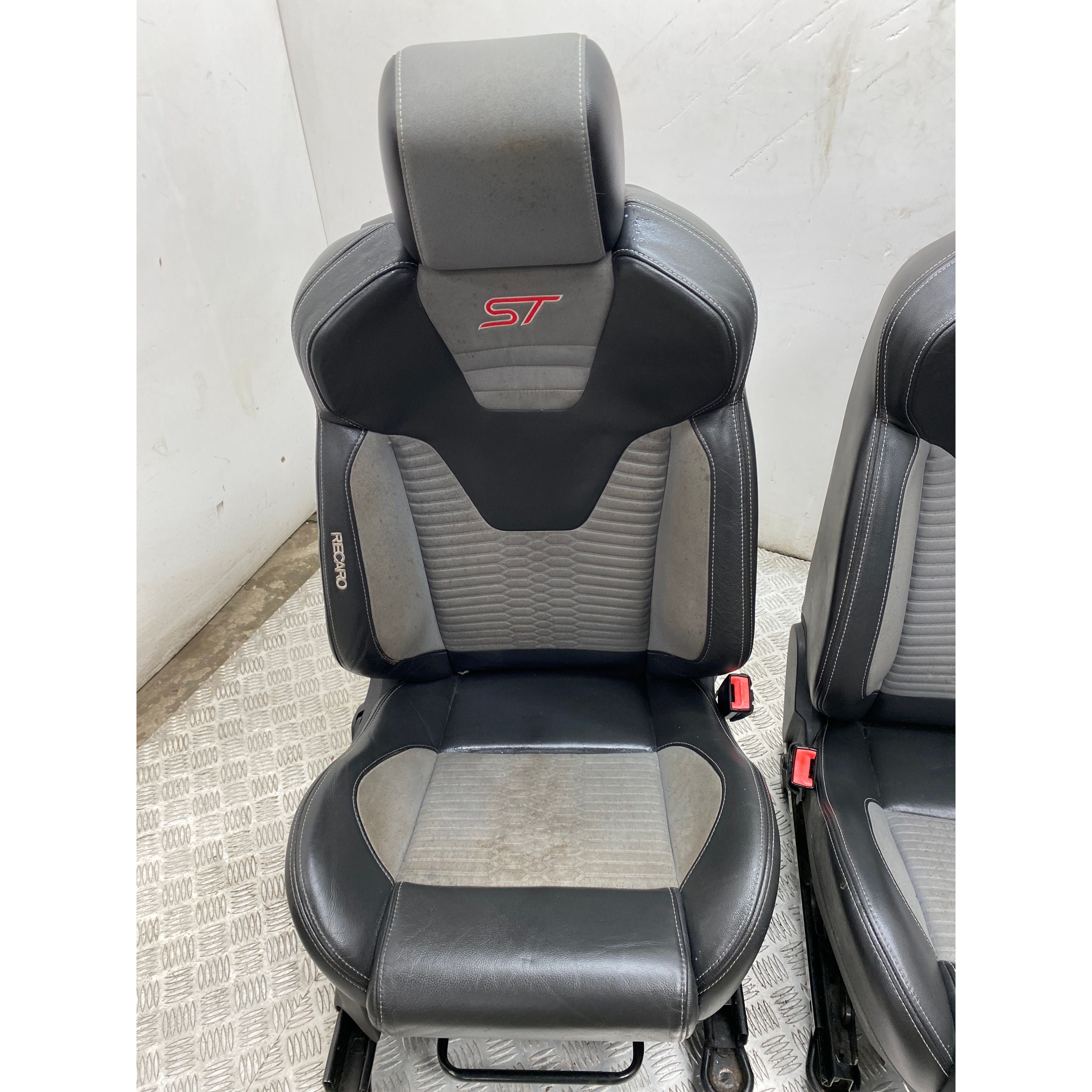 Ford Fiesta ST Seats recaro front & rear MK7 ST180 2014 ST-2 | Torque ...