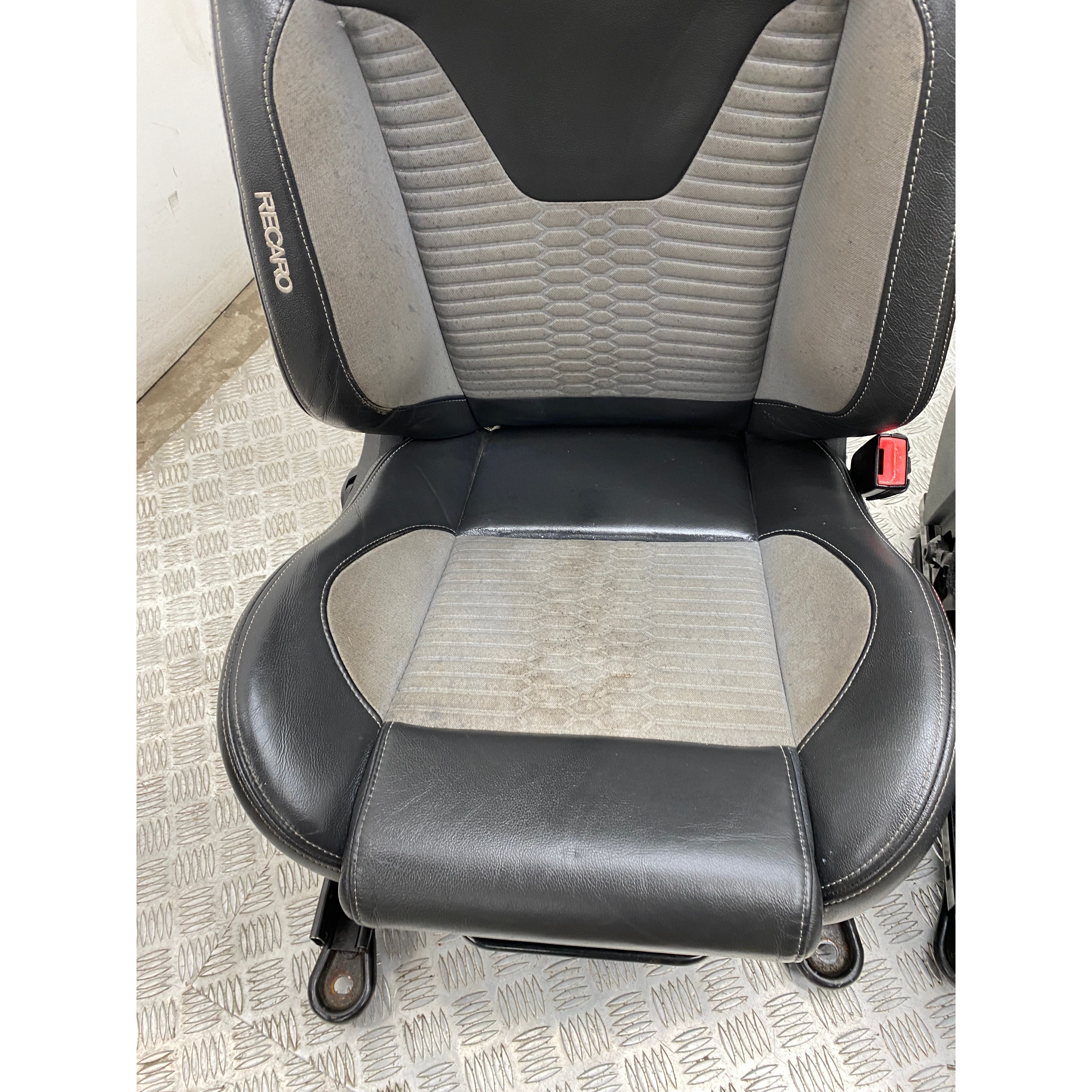 Ford Fiesta ST Seats recaro front & rear MK7 ST180 2014 ST-2 | Torque ...
