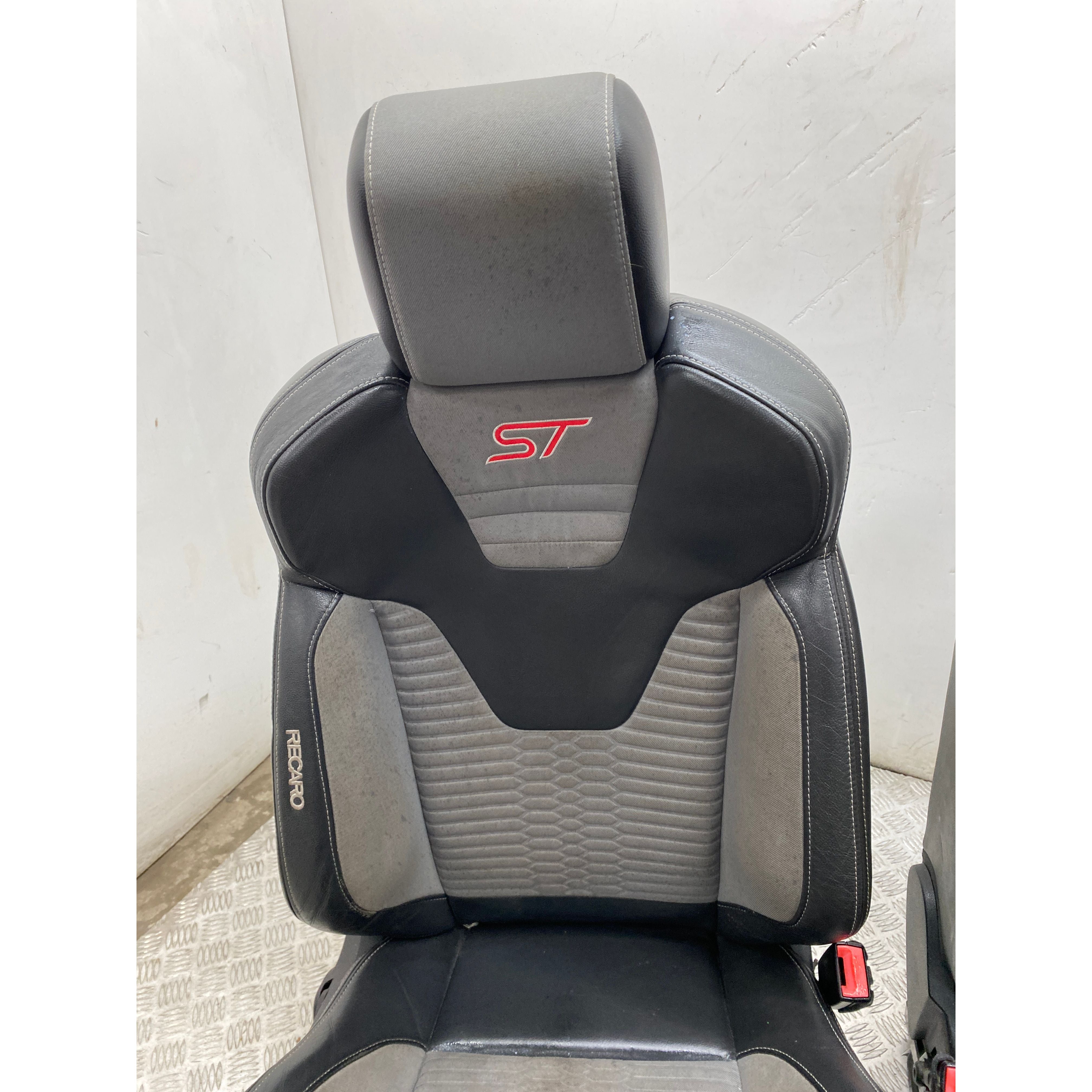 Ford Fiesta ST Seats recaro front & rear MK7 ST180 2014 ST-2 | Torque ...