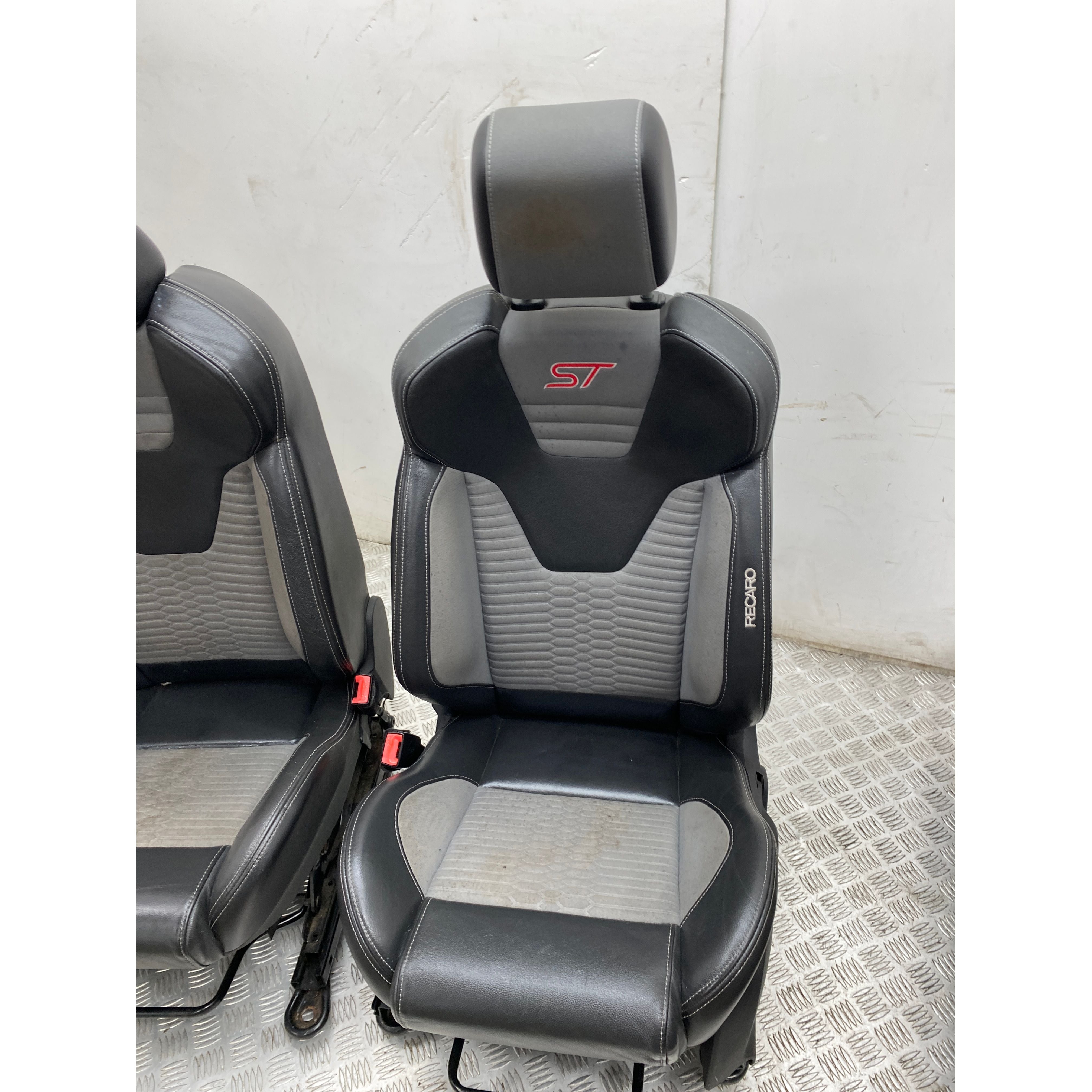 Ford Fiesta ST Seats recaro front & rear MK7 ST180 2014 ST-2 | Torque ...