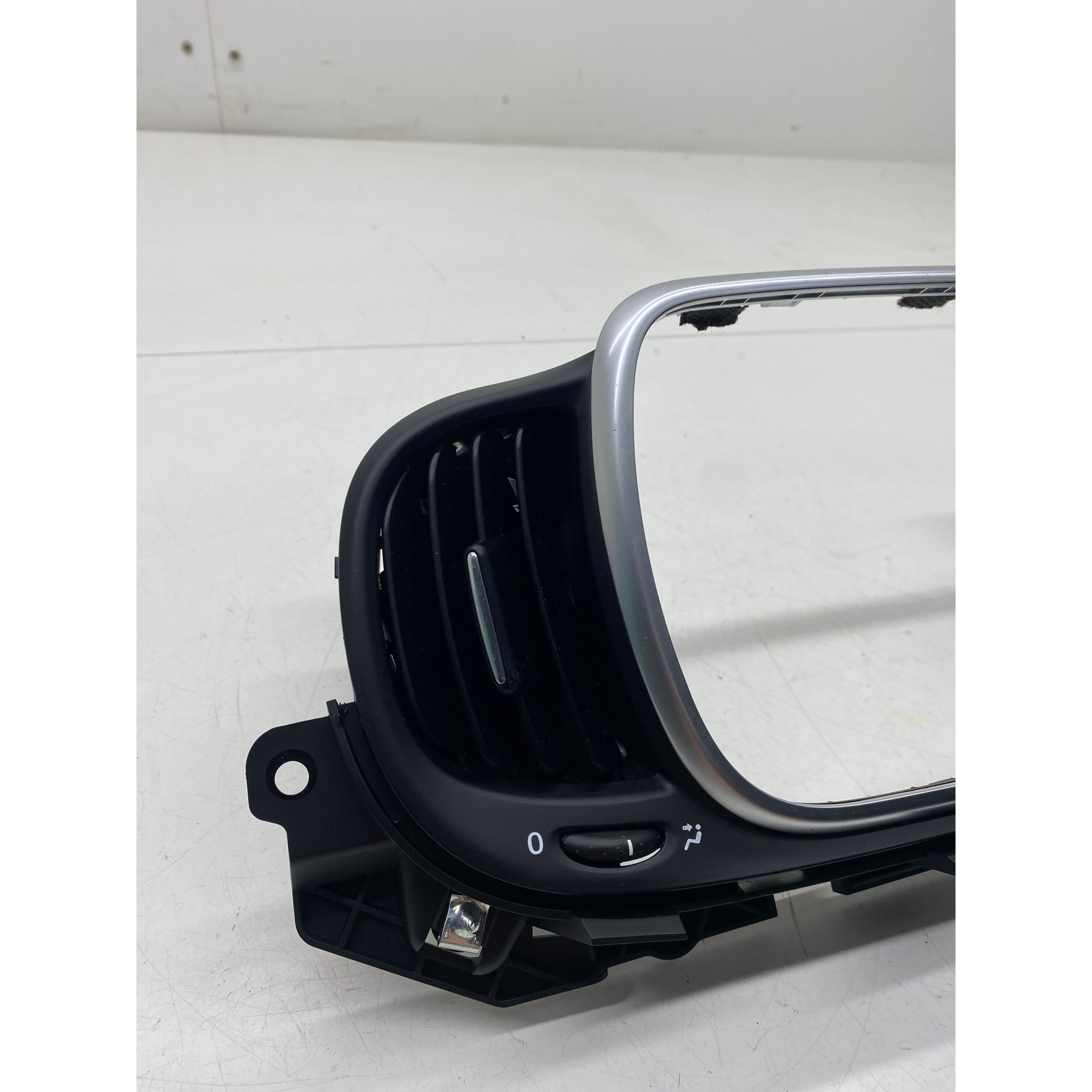 Fiat 500 Radio stereo surround vents Abarth 595 2017 | Torque Motors