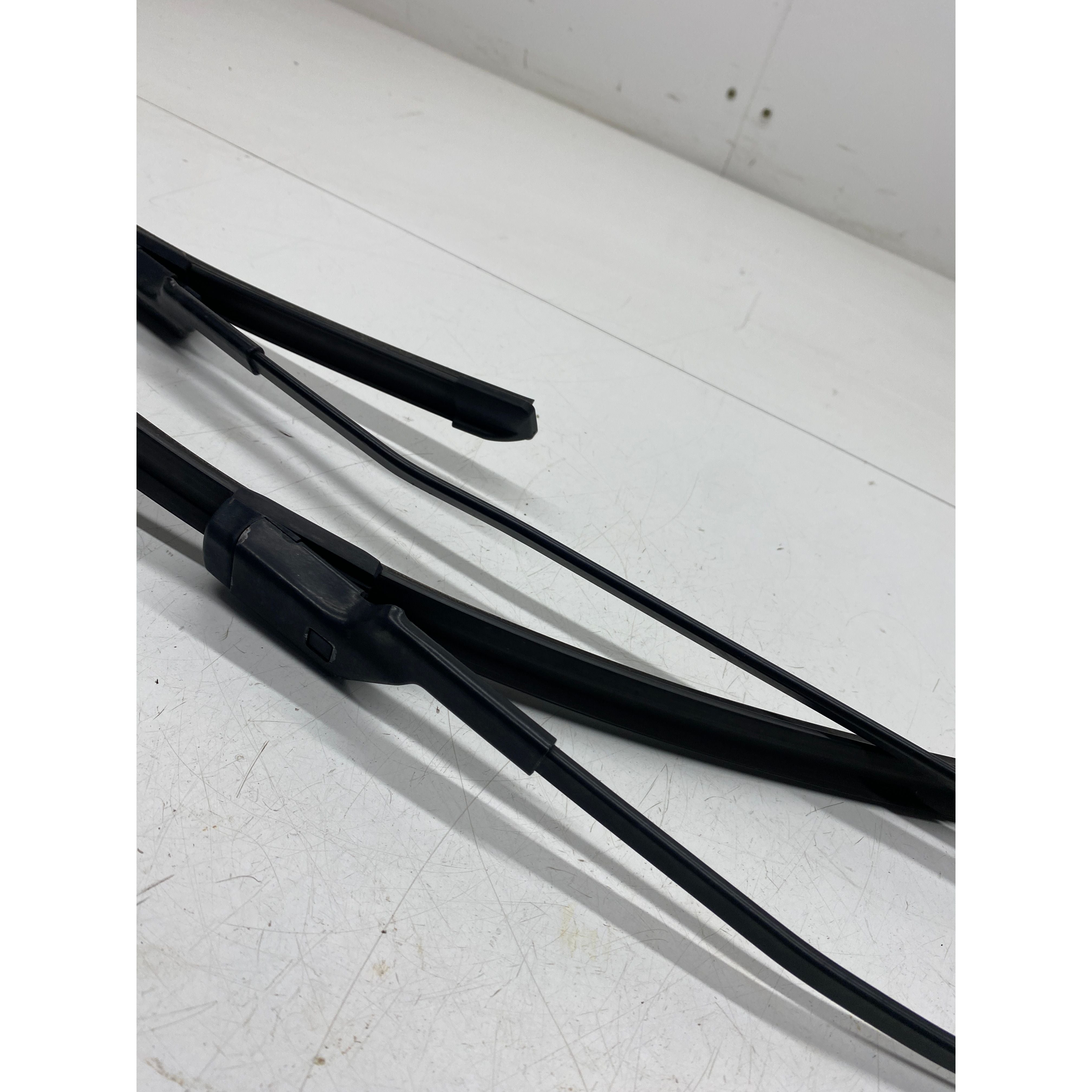 Fiat 500 Windscreen wiper arms & blades Abarth 595 2017 | Torque Motors