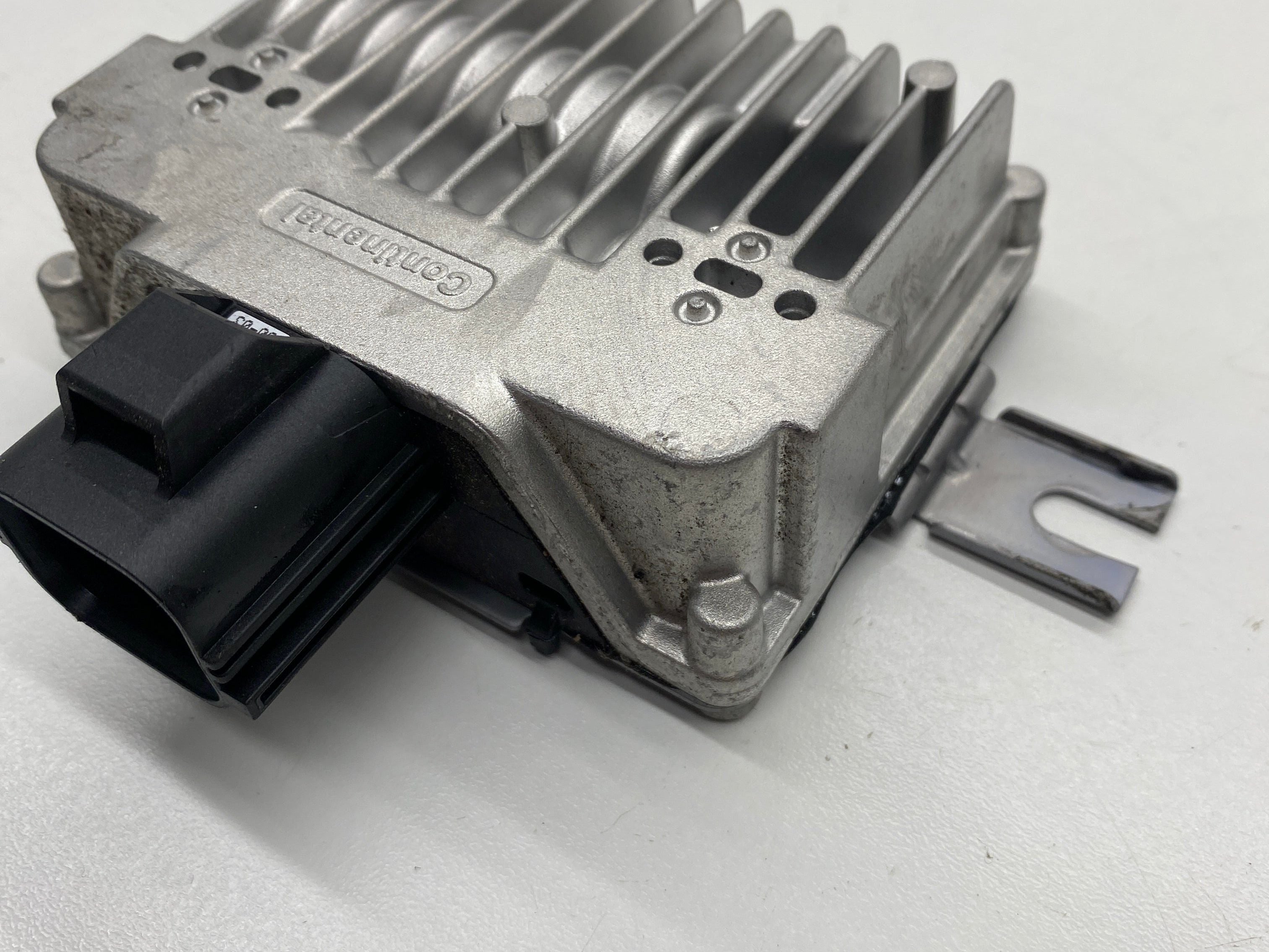 Mclaren MP4-12c Fuel pump control module ecu MP412C 2013 | Torque Motors