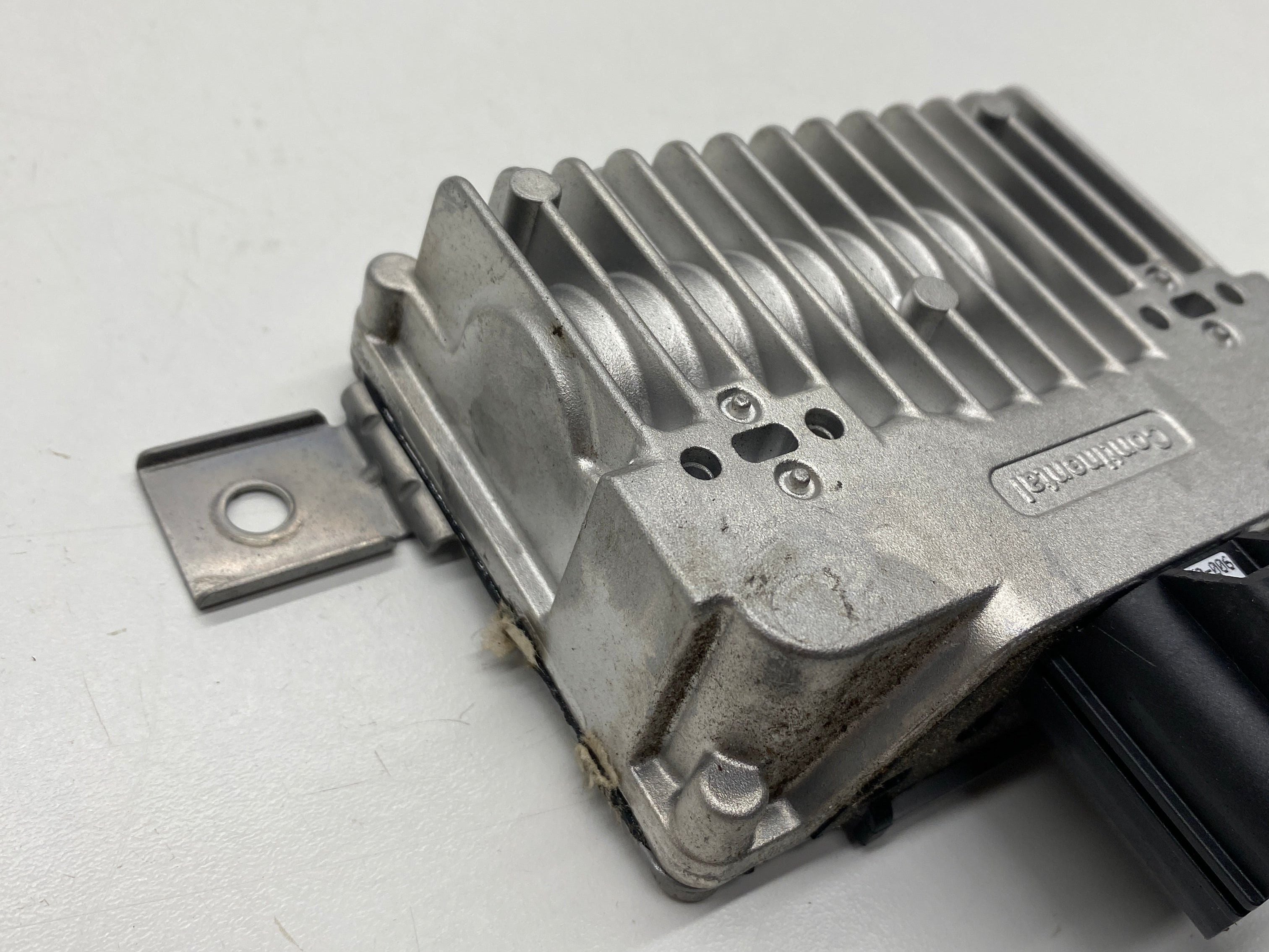 Mclaren MP4-12c Fuel pump control module ecu MP412C 2013 | Torque Motors