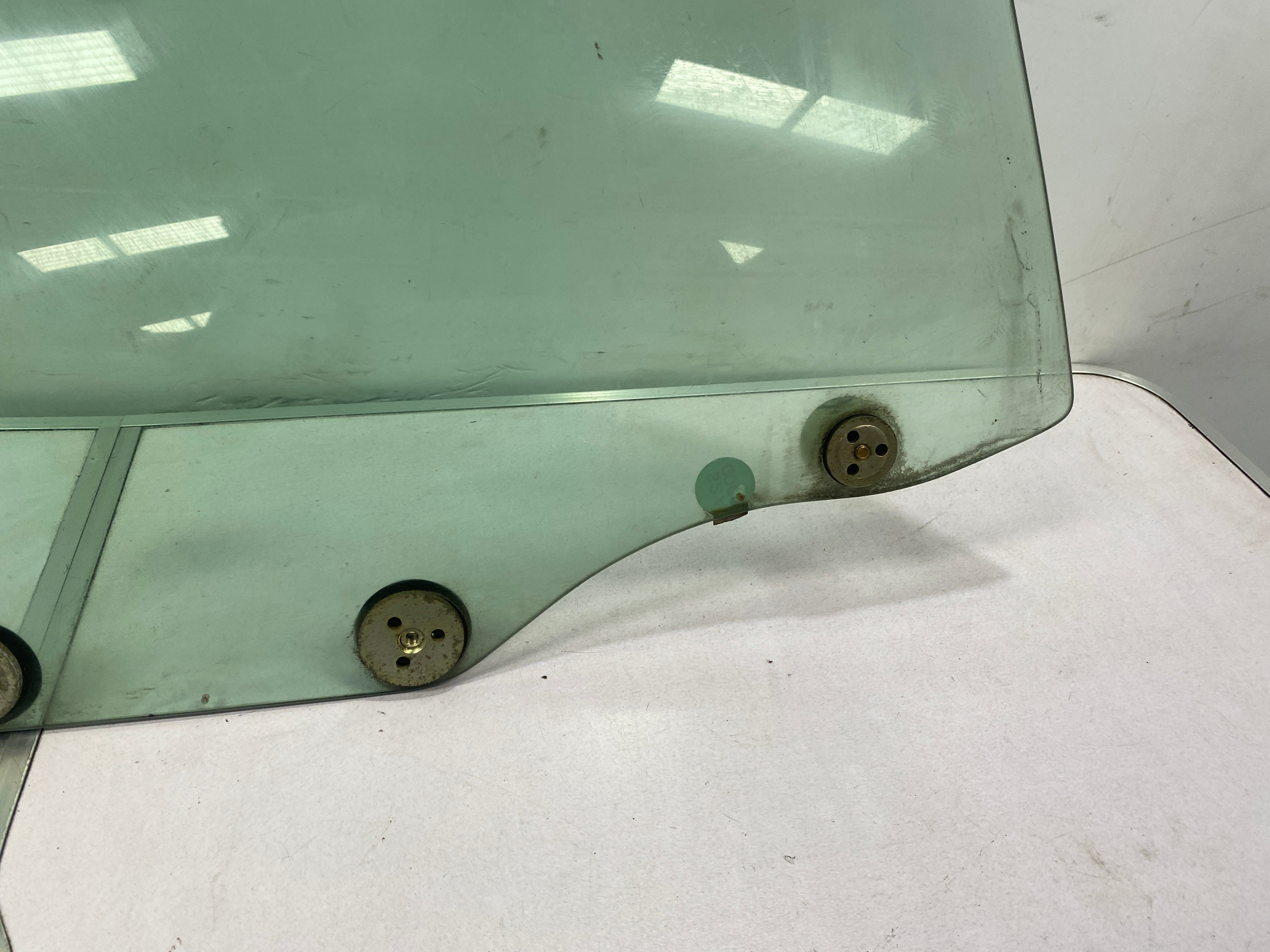 Honda S2000 AP1 Window glass right 2002 | Torque Motors