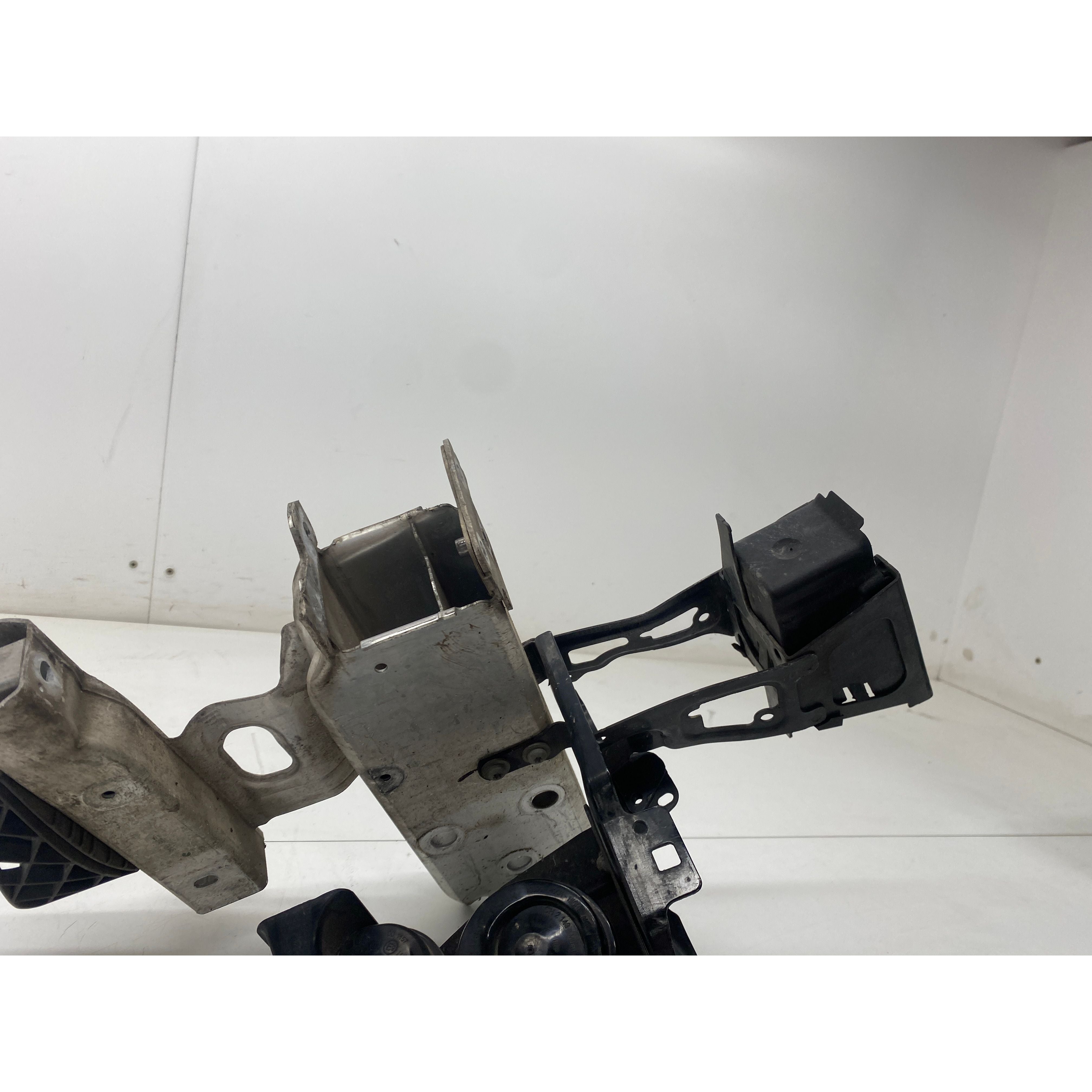 BMW M140i Crash bar support bracket passenger left 1 Series 2016 F20 ...