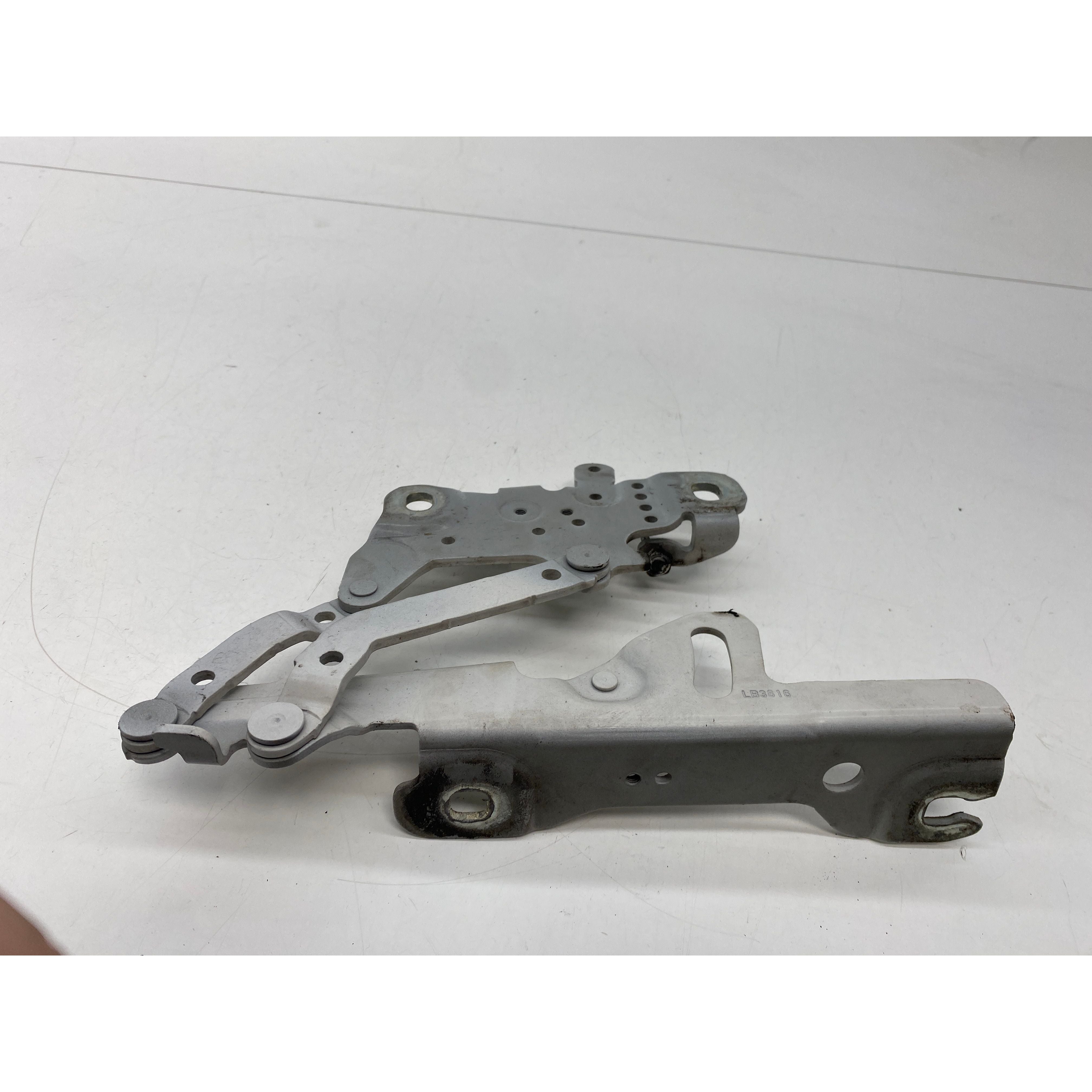BMW M140i Bonnet hinge left passenger 1 Series 2016 F20 | Torque Motors