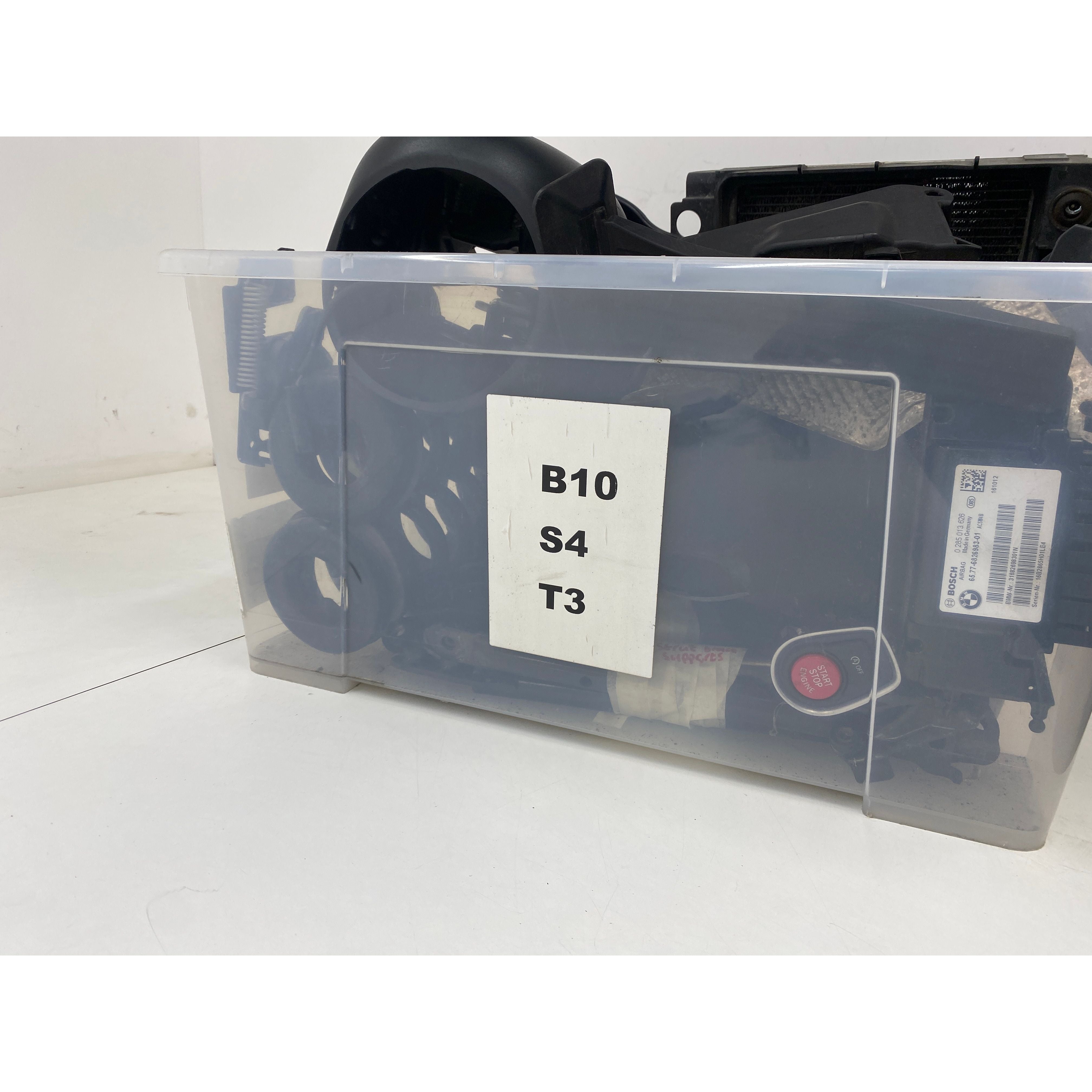 BMW M140i Bonnet hinge left passenger 1 Series 2016 F20 | Torque Motors