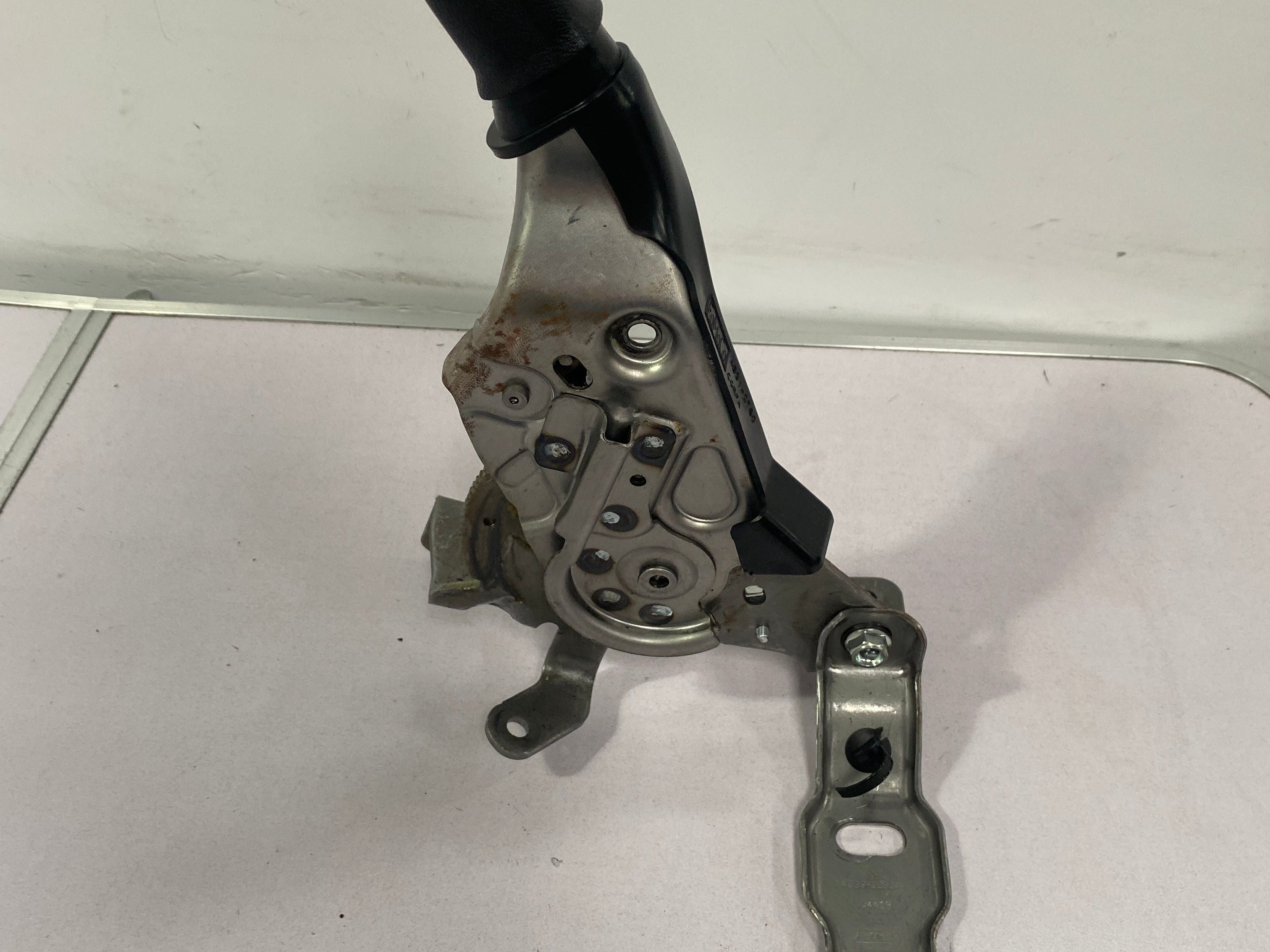 Ford Ranger handbrake lever 3.2 2019 Wildtrak | Torque Motors