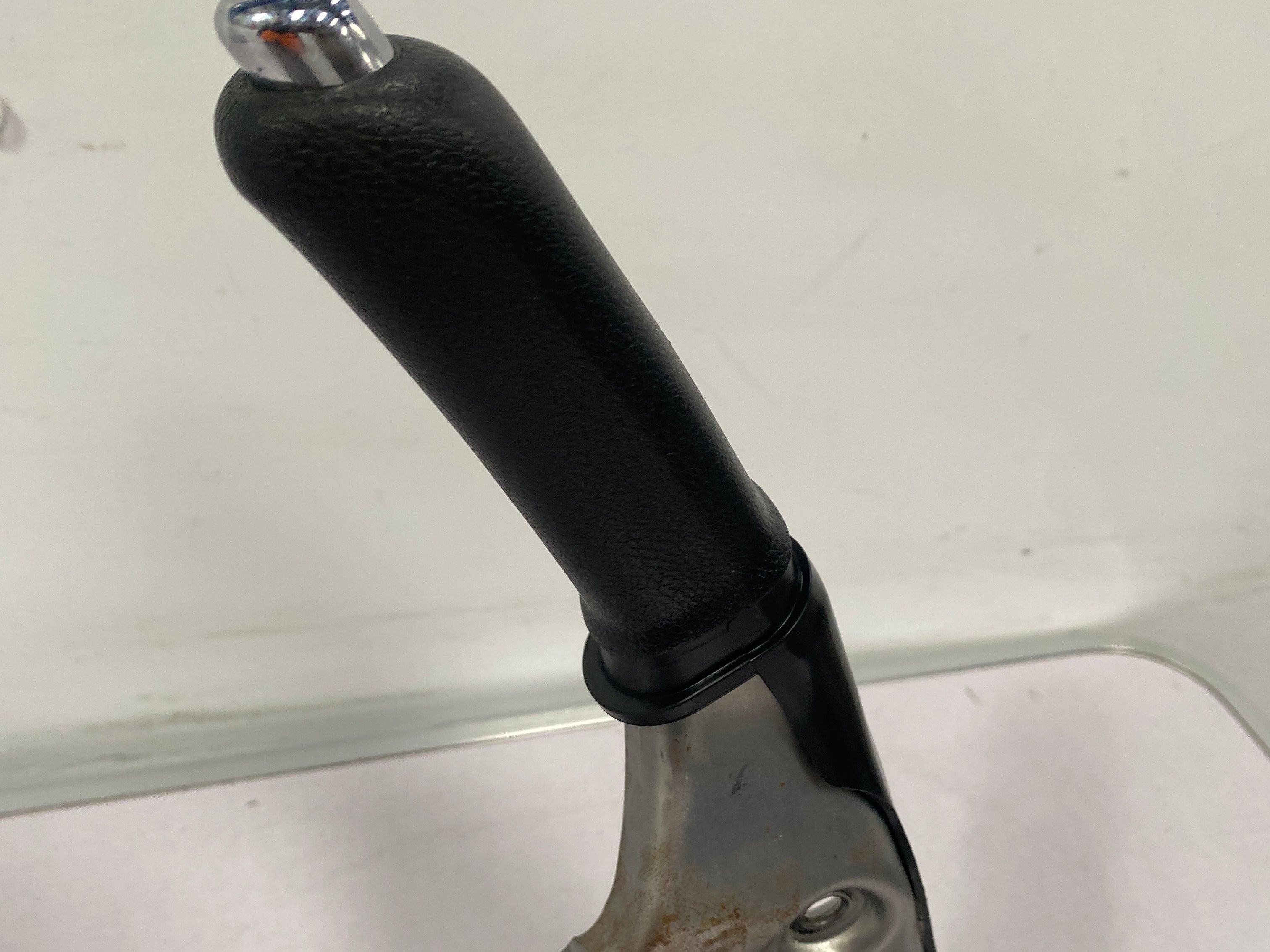Ford Ranger handbrake lever 3.2 2019 Wildtrak | Torque Motors
