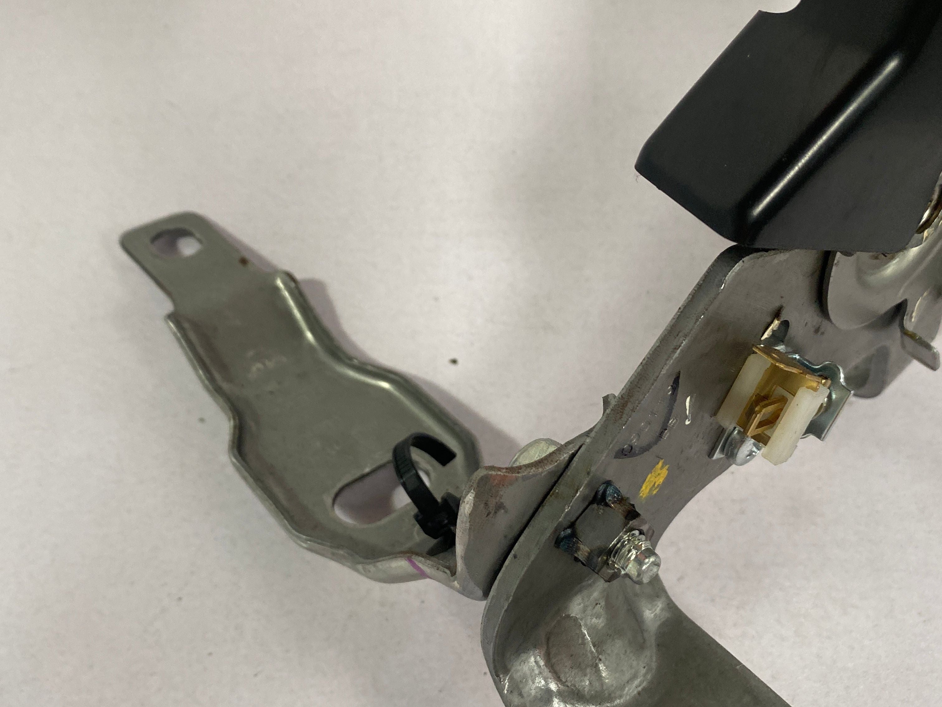 Ford Ranger handbrake lever 3.2 2019 Wildtrak | Torque Motors
