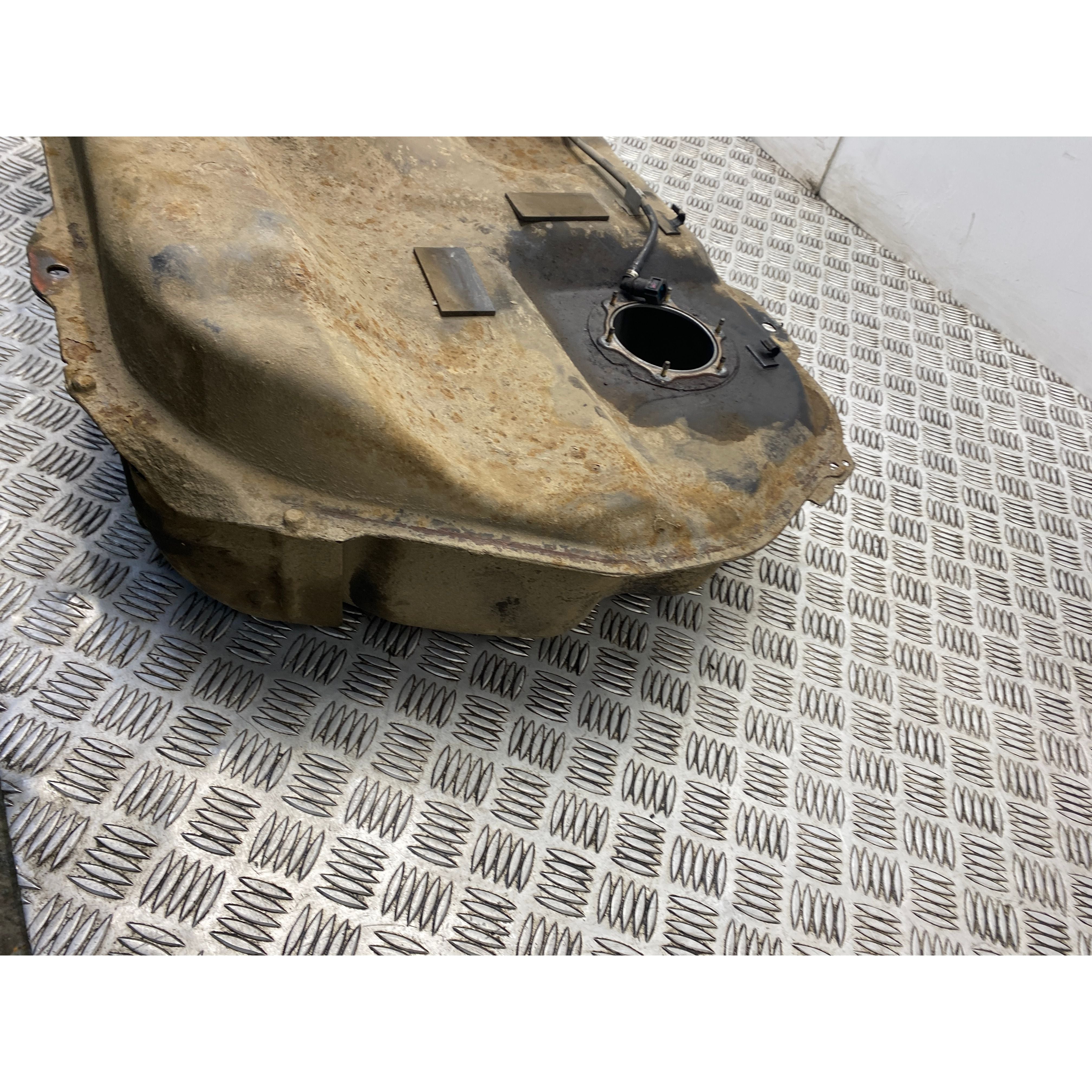 Mitsubishi Evolution Petrol fuel tank Evo 9 2006 Lancer | Torque Motors