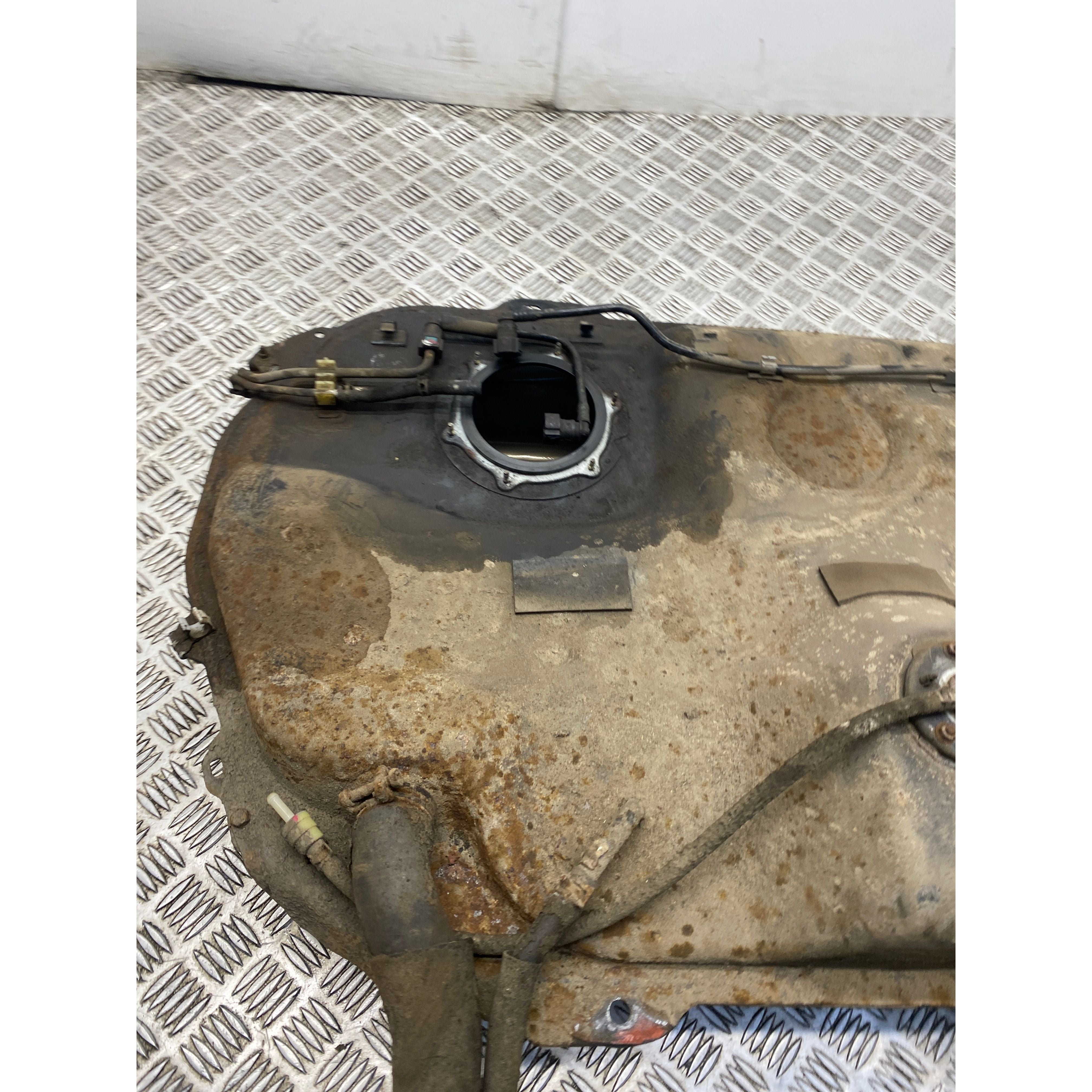 Mitsubishi Evolution Petrol fuel tank Evo 9 2006 Lancer | Torque Motors