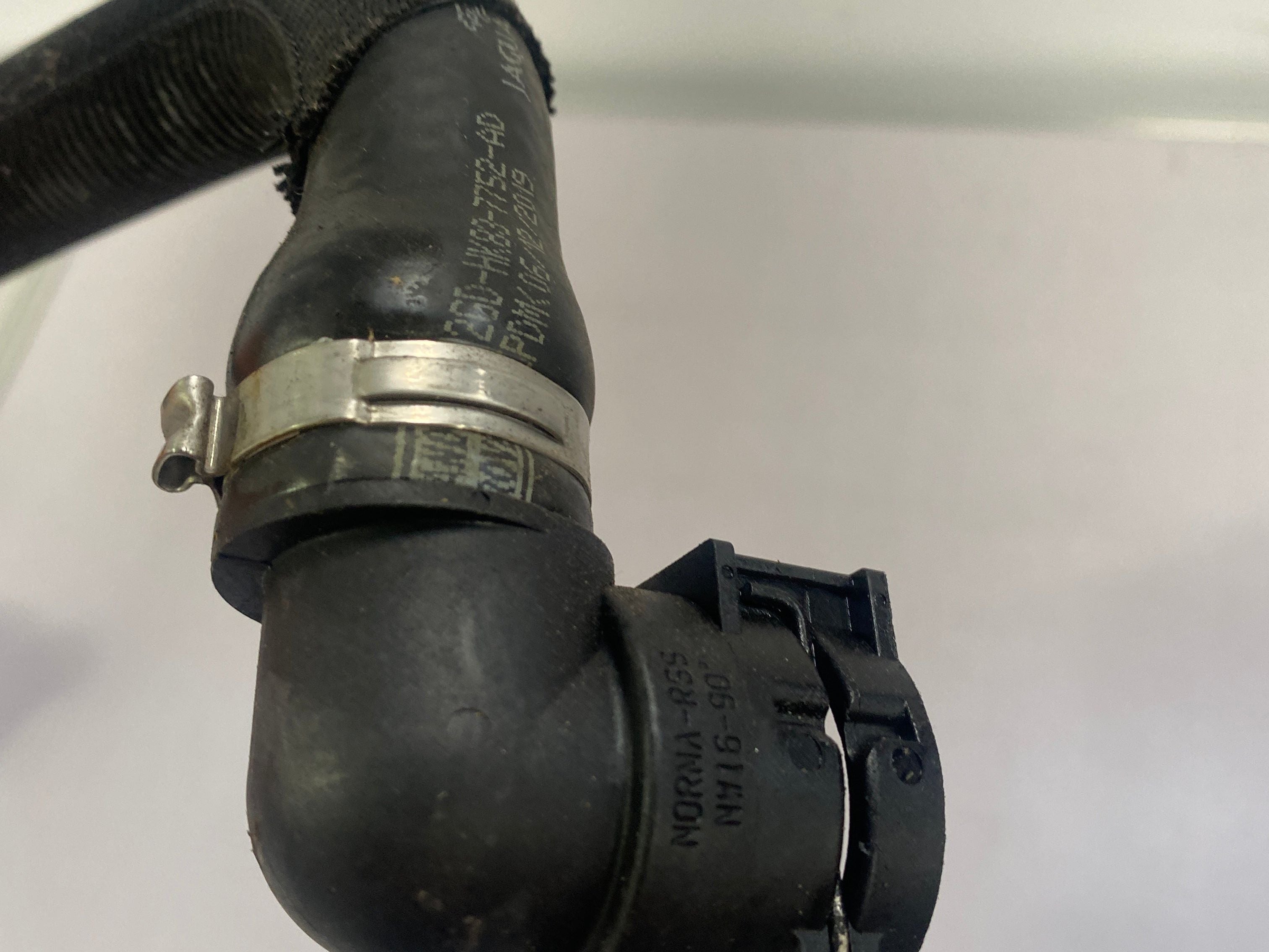 Range rover Velar Water coolant pipe 2020 D180 R Dynamic | Torque Motors