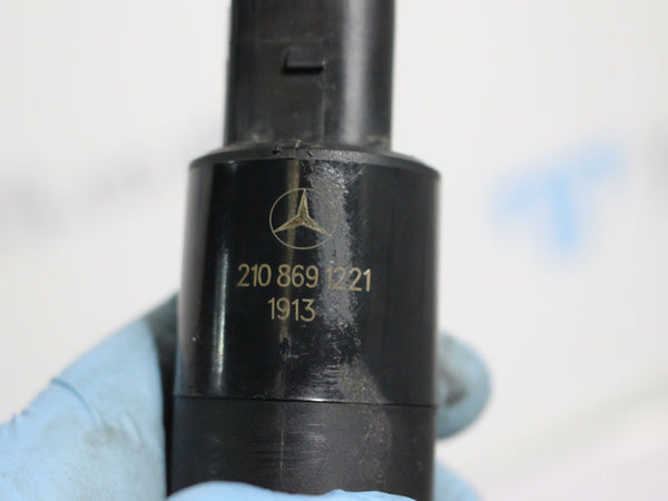 Mercedes C63 AMG W204 Headlight washer pump 2108691221 | Torque Motors