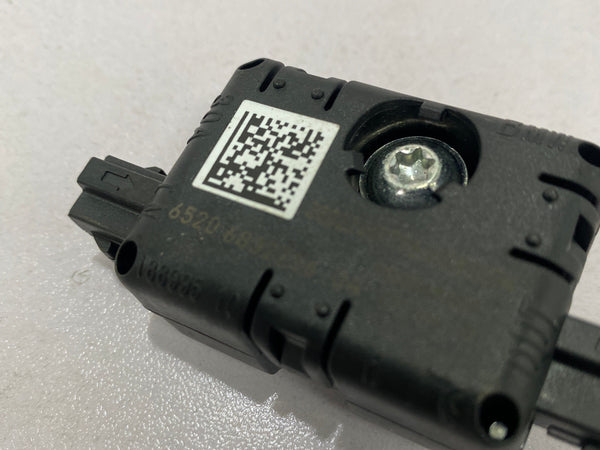 BMW M135i xDrive antenna trap circuit module 2022 F40 1 Series 6832256 ...