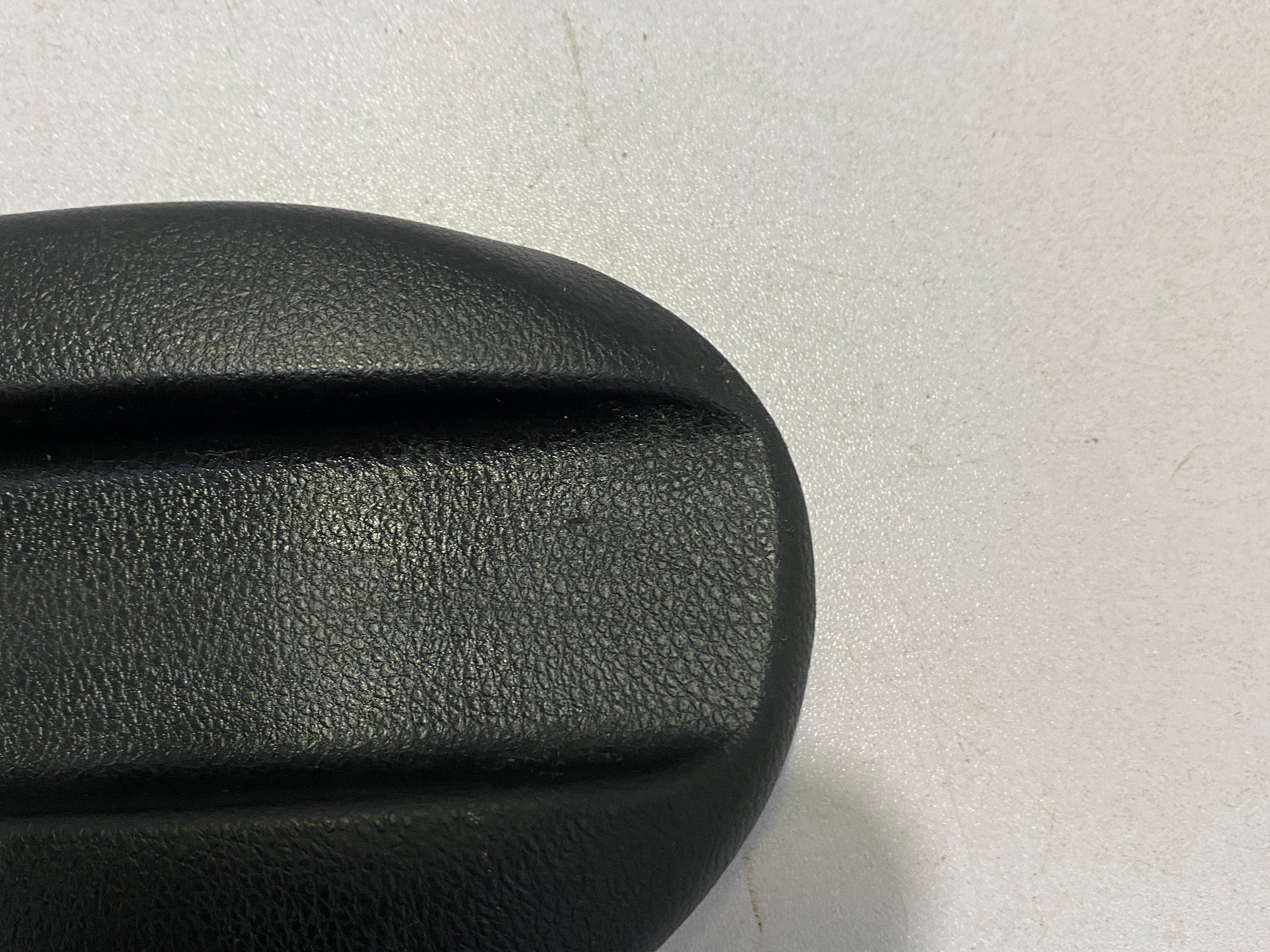 Honda Civic FN2 Seat rail cover RH INN Type R 2007 | Torque Motors